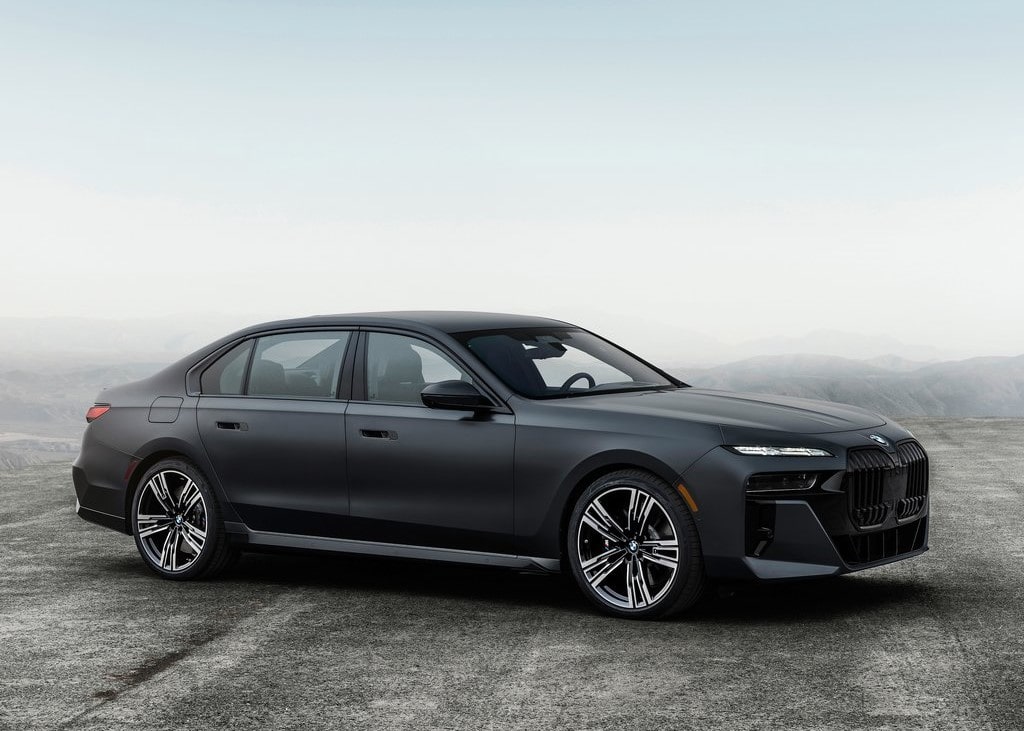 Prices and Specifications for BMW 7 Series 735i sDrive 2023 in Saudi Arabia | Autopediame